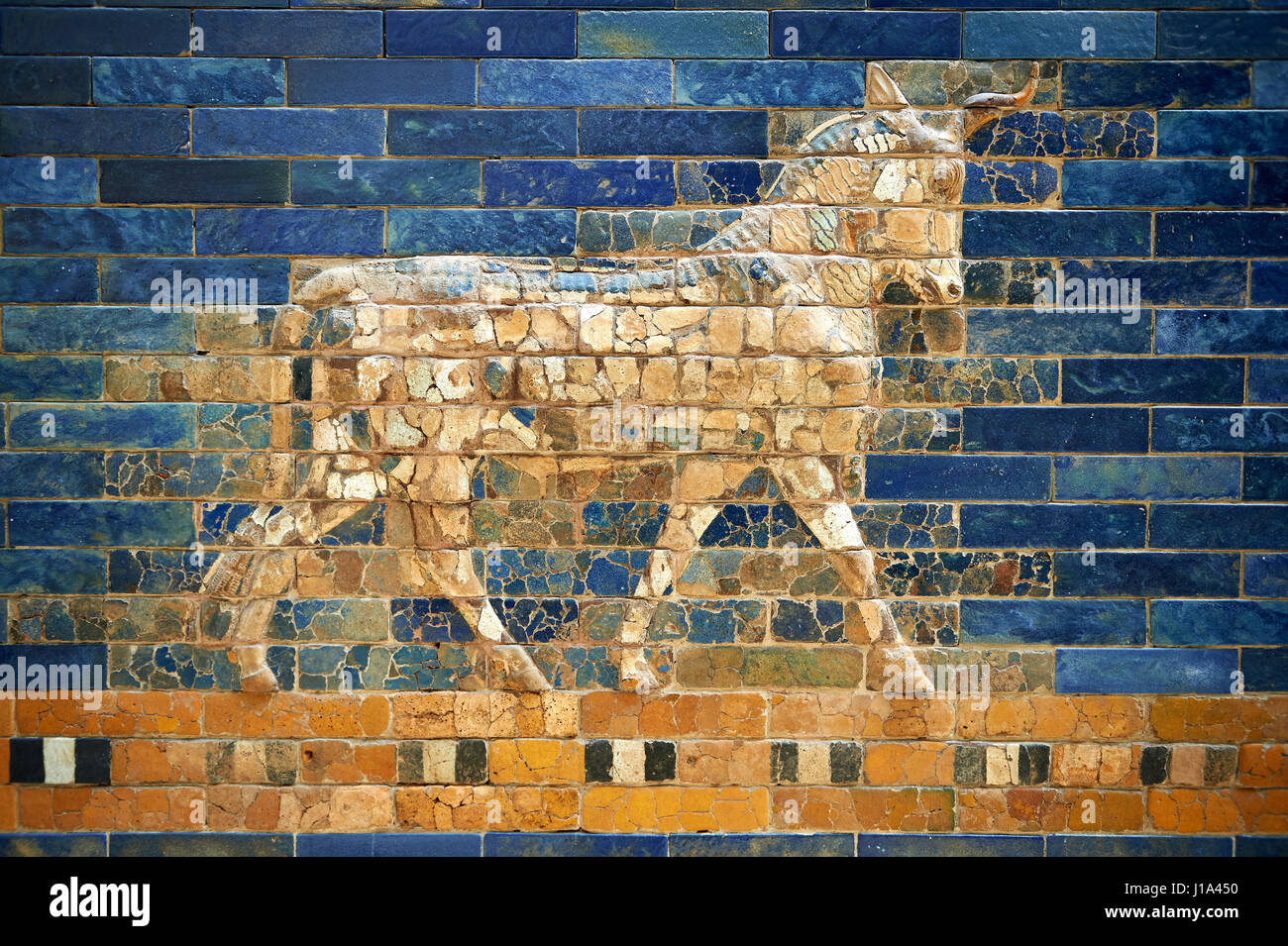 Farbig glasiert Mauertafeln der Fassade des ersten kleineren Ischtar ...