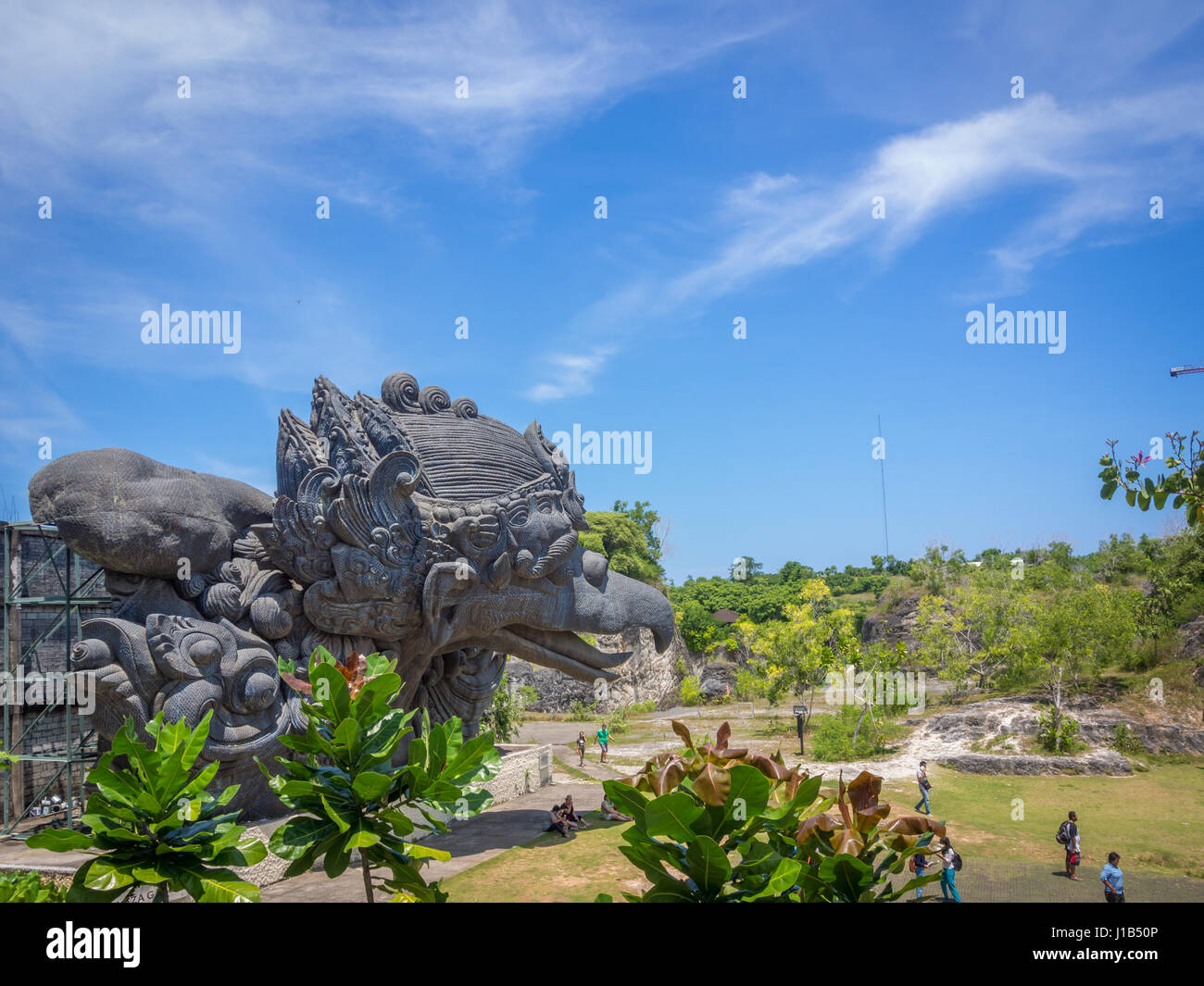 Garuda wisnu kencana statue -Fotos und -Bildmaterial in hoher Auflösung ...