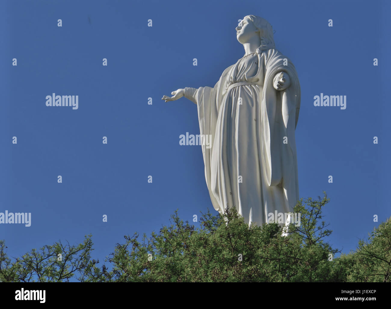 Statue virgin mary san cristobal -Fotos und -Bildmaterial in hoher ...