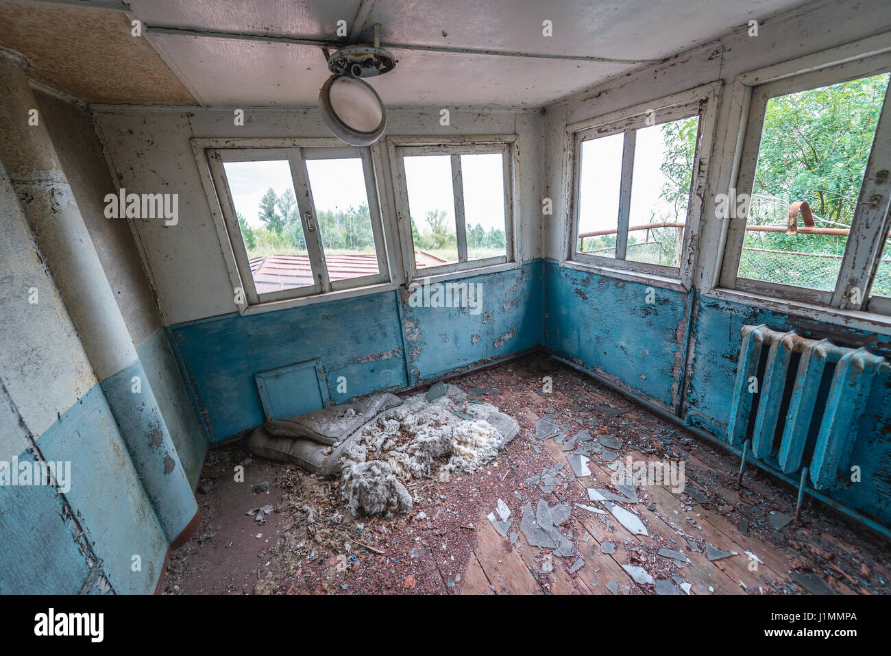 Im Inneren das sinkende Boot auf einem Janow Stauwasser in Pripyat ...