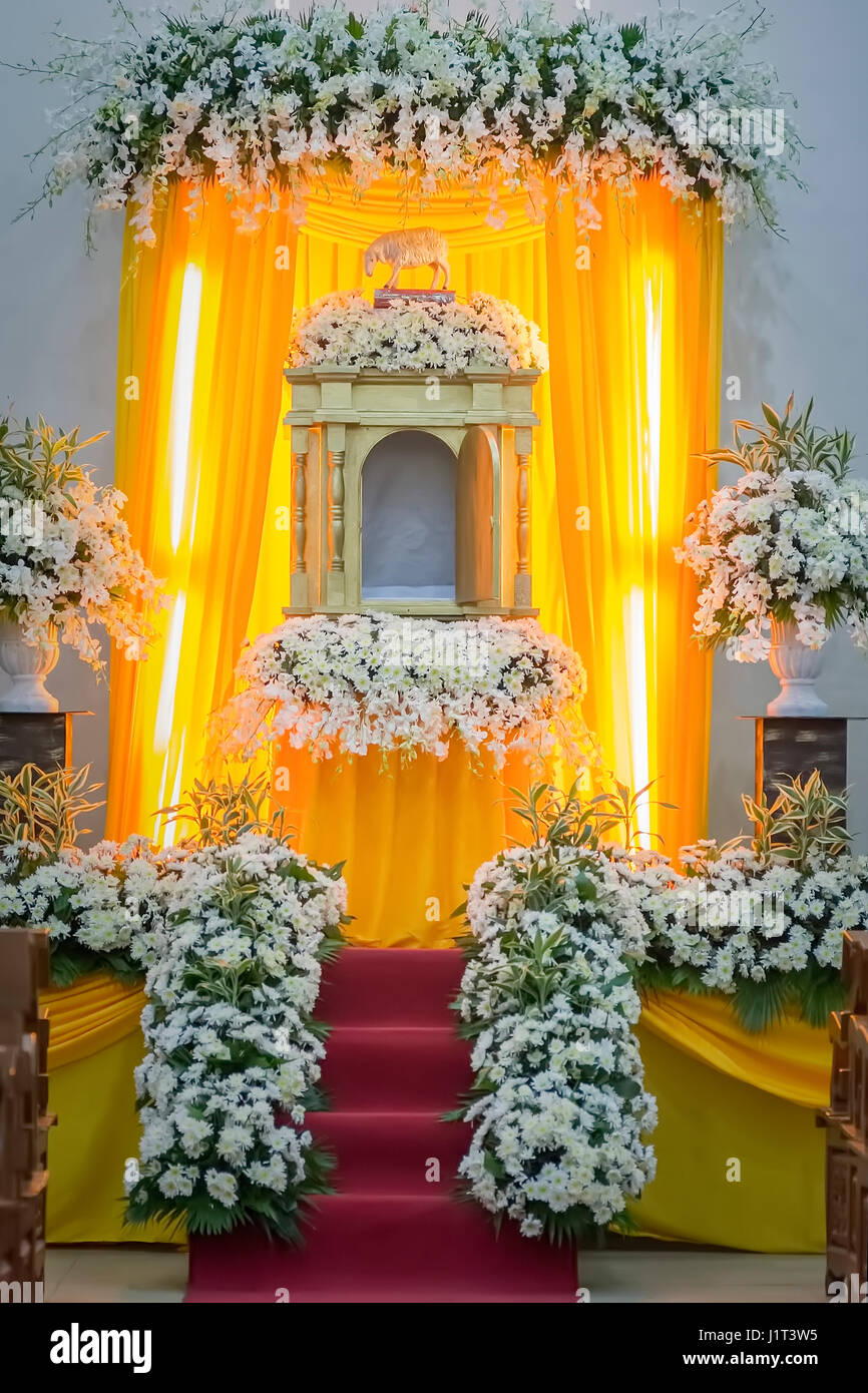 Leerer altar Stockfotos und -bilder Kaufen - Alamy