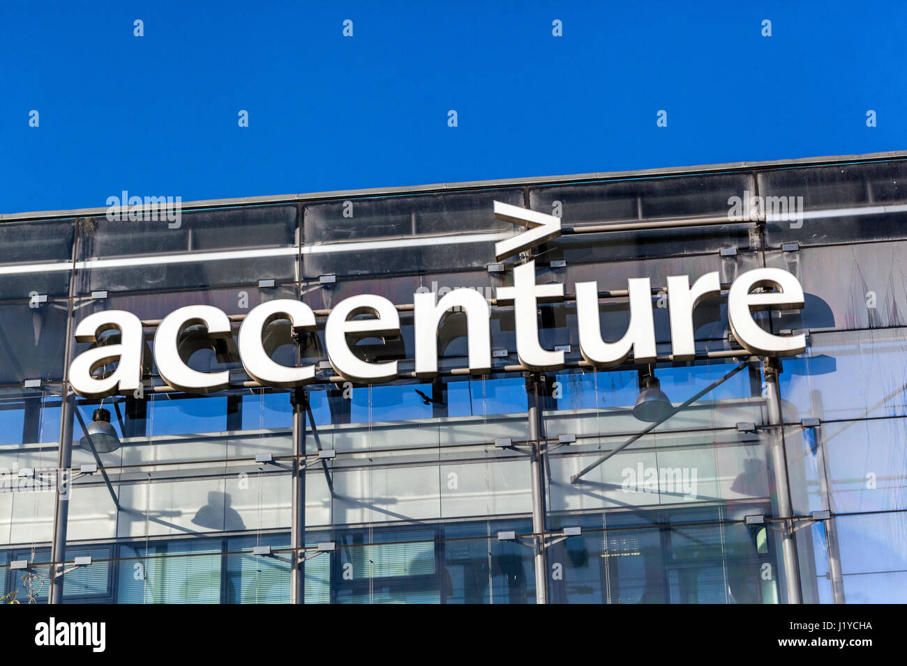 Accenture logo -Fotos und -Bildmaterial in hoher Auflösung – Alamy