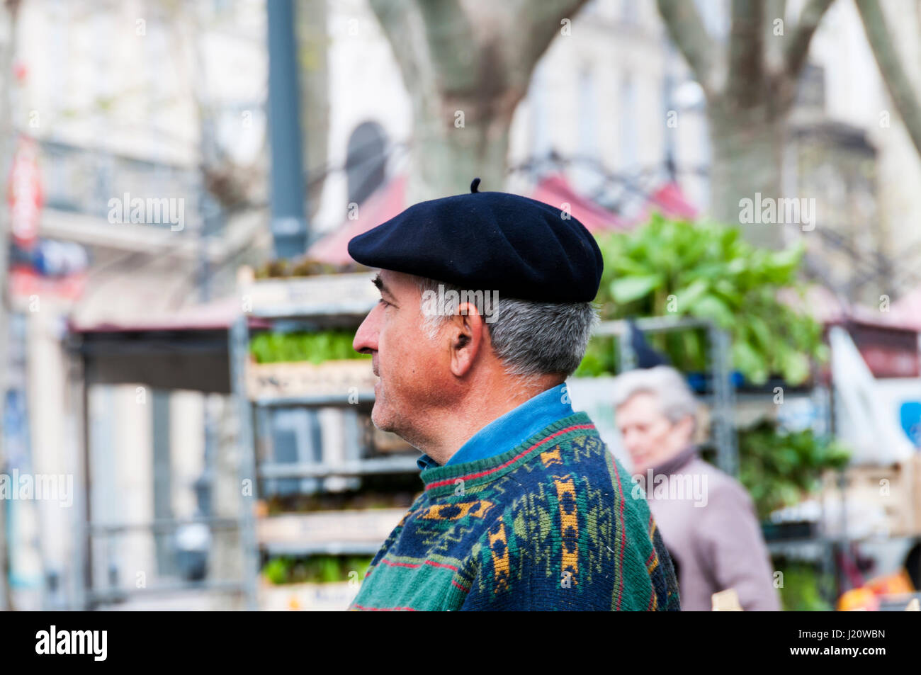 Beret and french -Fotos und -Bildmaterial in hoher Auflösung – Alamy