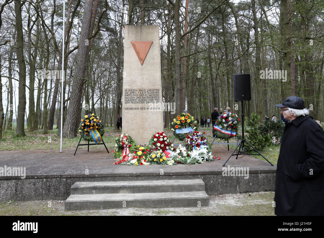 Todesmarsch kz sachsenhausen -Fotos und -Bildmaterial in hoher ...