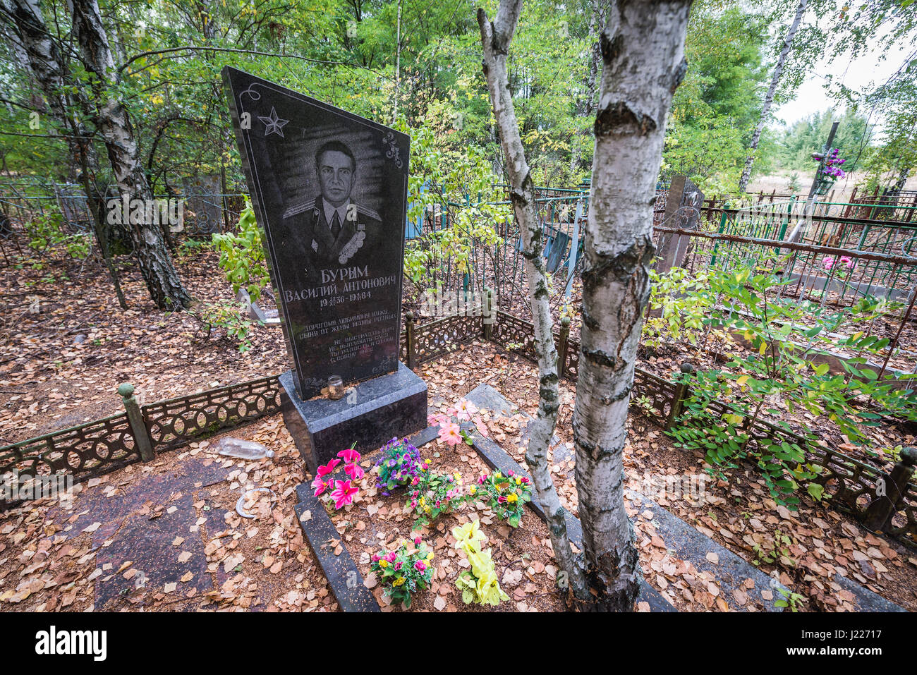 Grab auf dem Friedhof in Pripyat ghost Stadt von Tschernobyl Nuclear ...