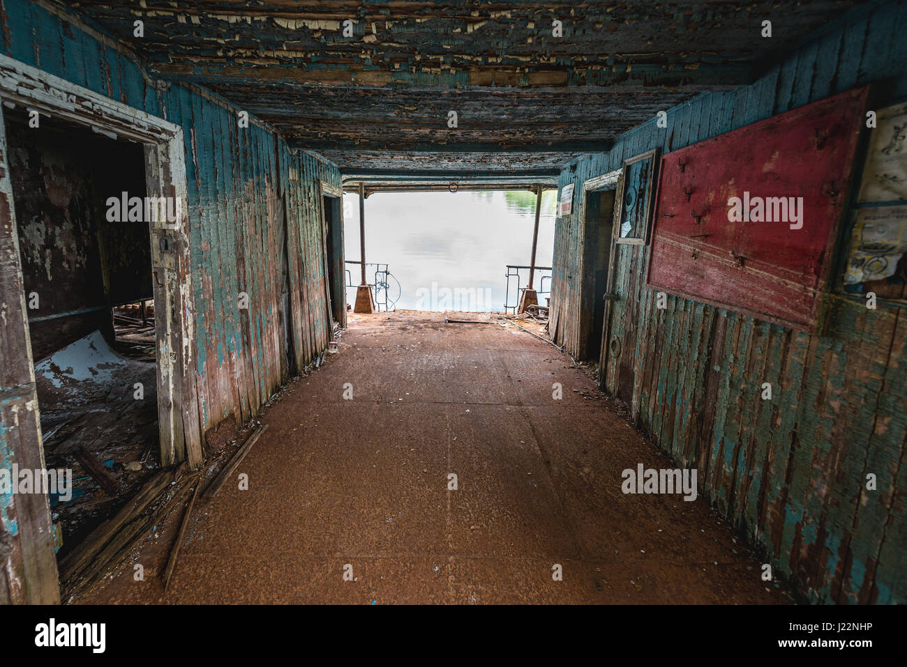 Sinkende Boot auf einem Janow Rückstau in Pripyat ghost Stadt von ...