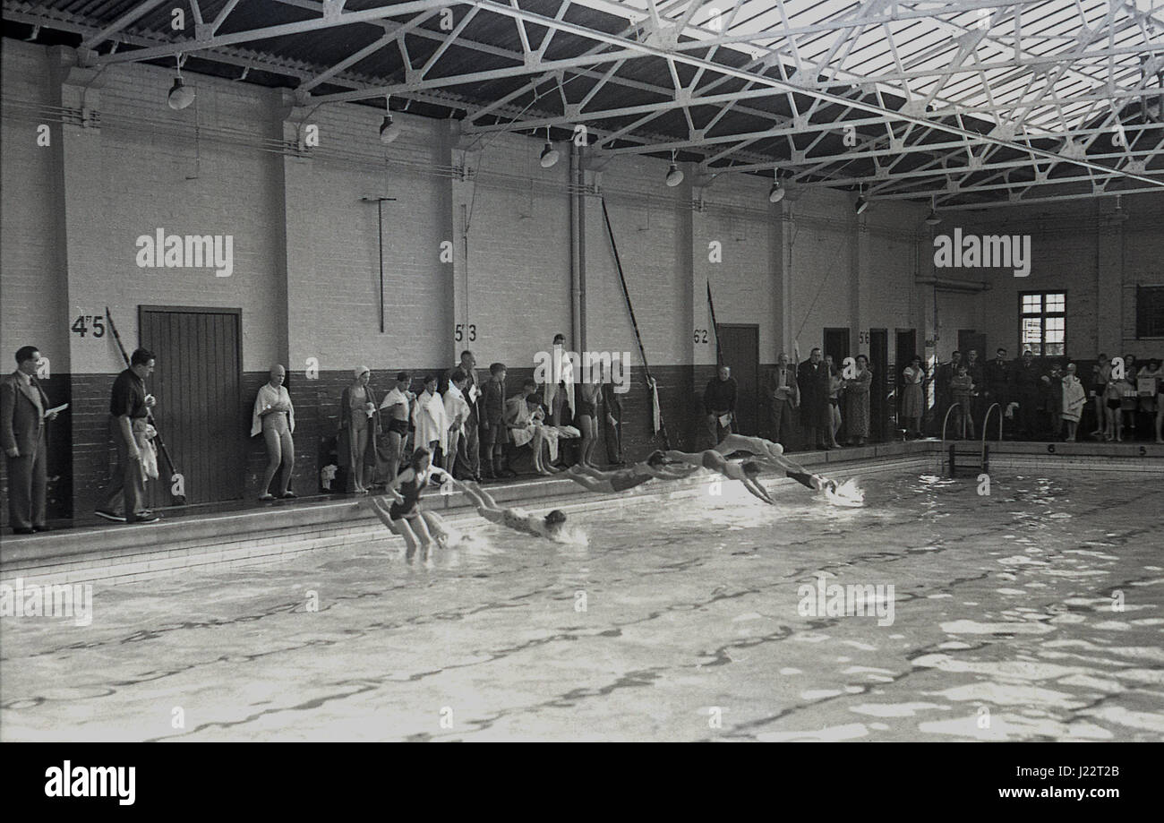 1950s Swimming Pool Stockfotos und -bilder Kaufen - Alamy