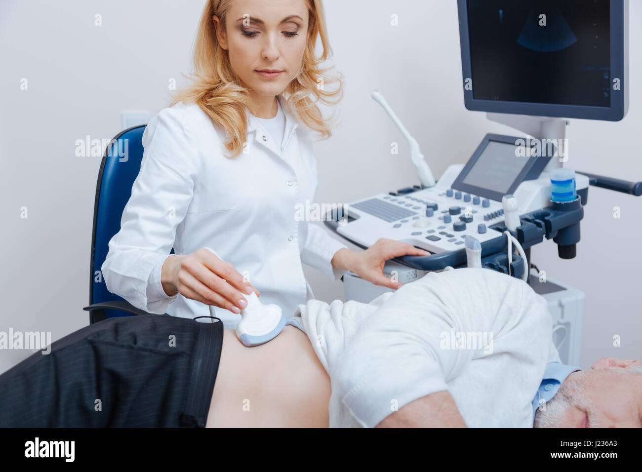 Sonographie stomach -Fotos und -Bildmaterial in hoher Auflösung – Alamy