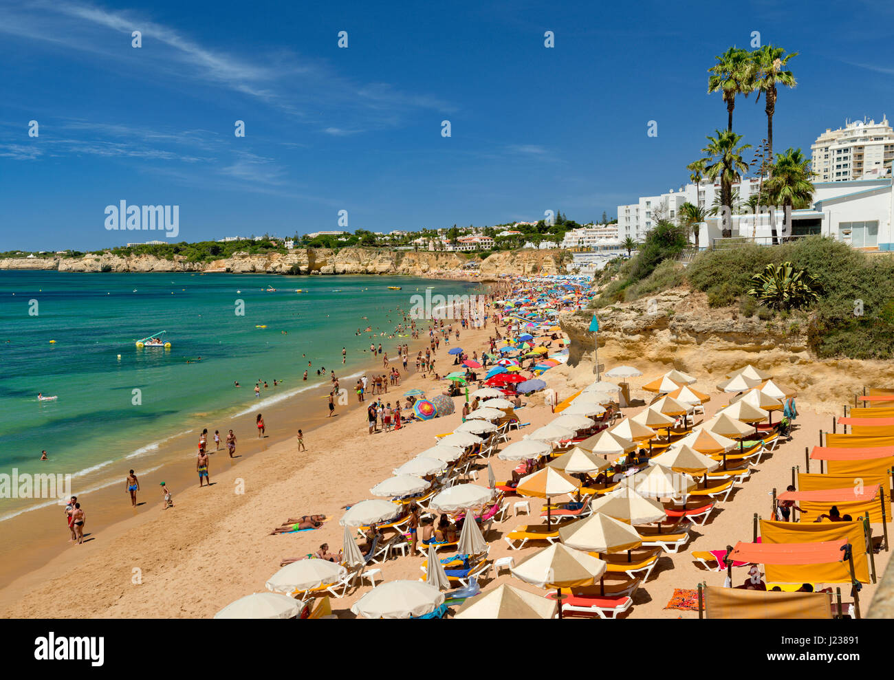 Armacao de pera strand sonnenschirme -Fotos und -Bildmaterial in hoher ...