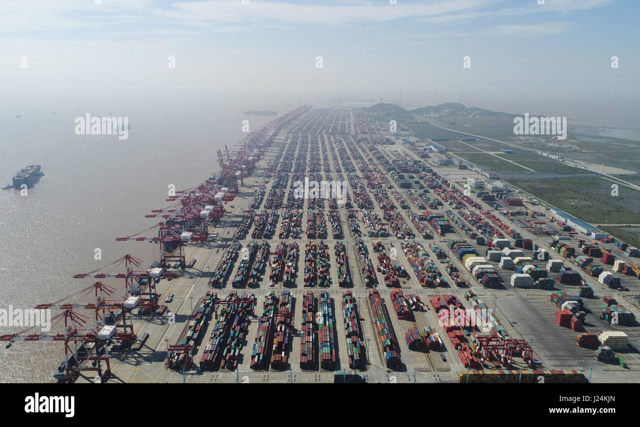 Yangshan Port Stockfotos und -bilder Kaufen - Alamy