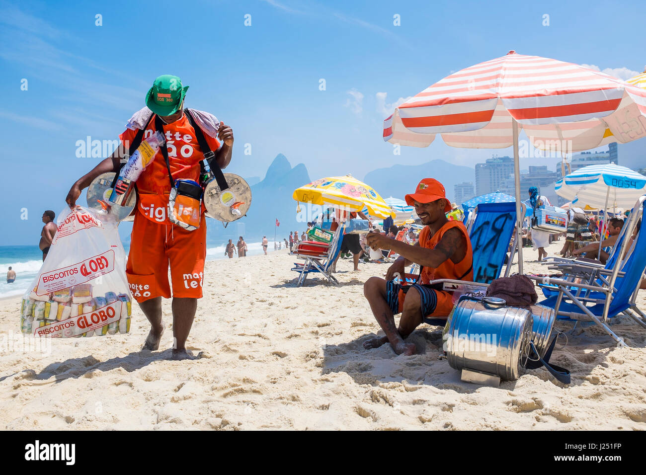 Am Strand Arbeiten Stockfotos und -bilder Kaufen - Alamy