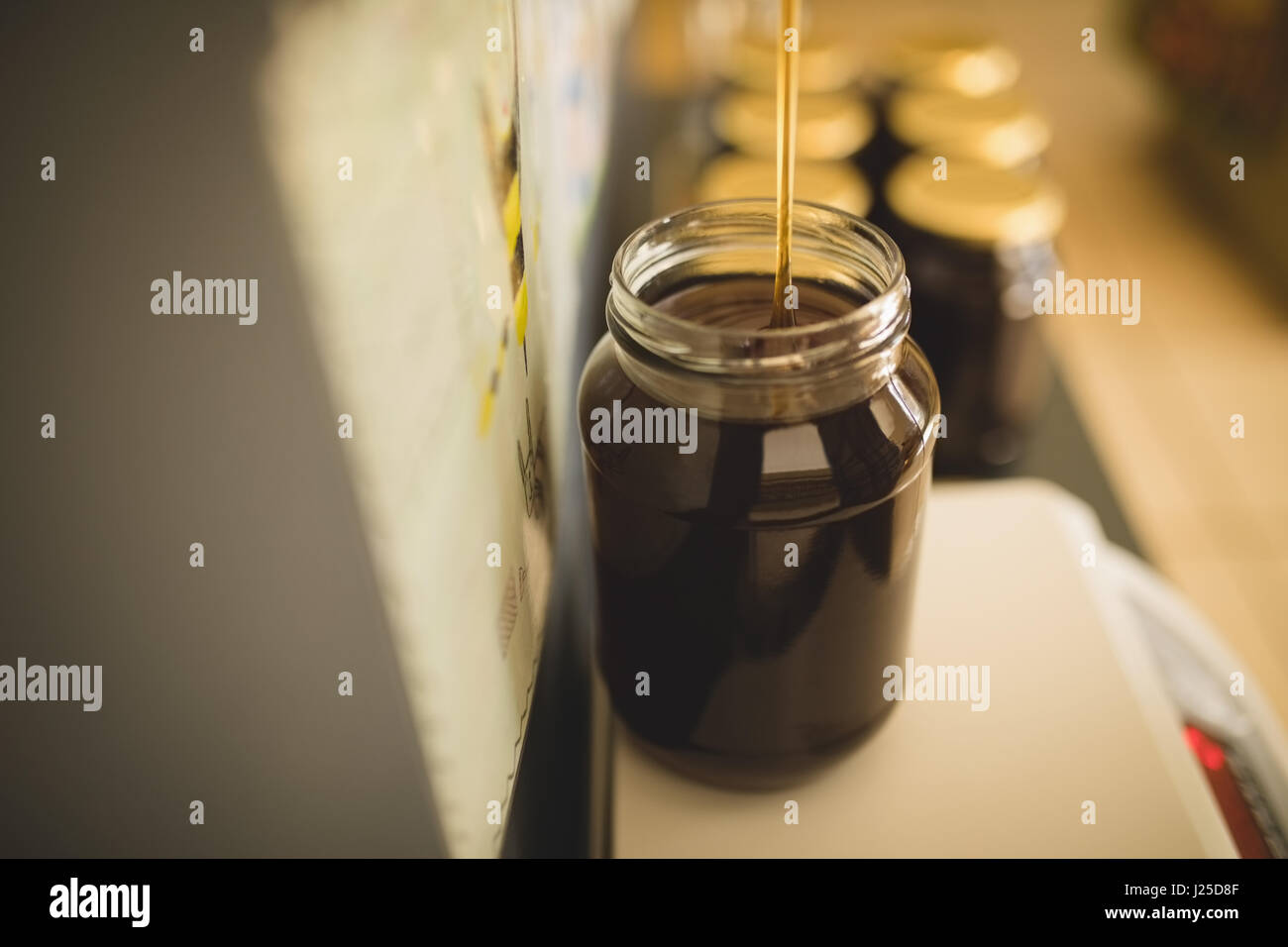 Glass processing factory -Fotos und -Bildmaterial in hoher Auflösung ...