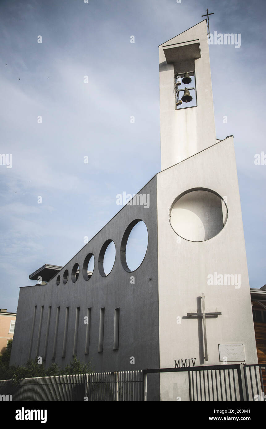 Moderne katholische Kirche Architektur, Pula, Kroatien Stockfotografie ...