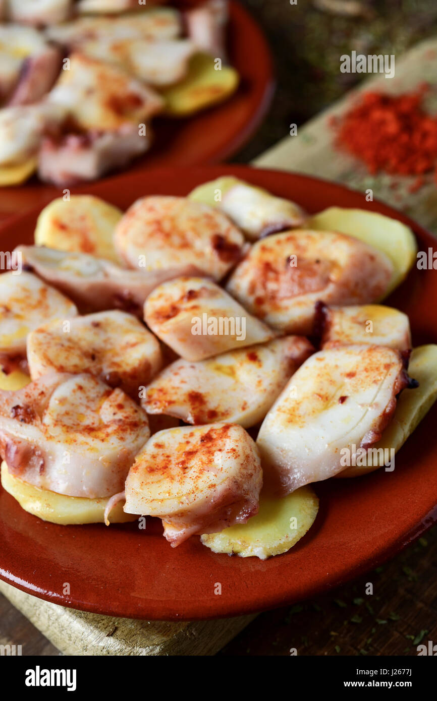 Pulpo a la gallega -Fotos und -Bildmaterial in hoher Auflösung – Alamy