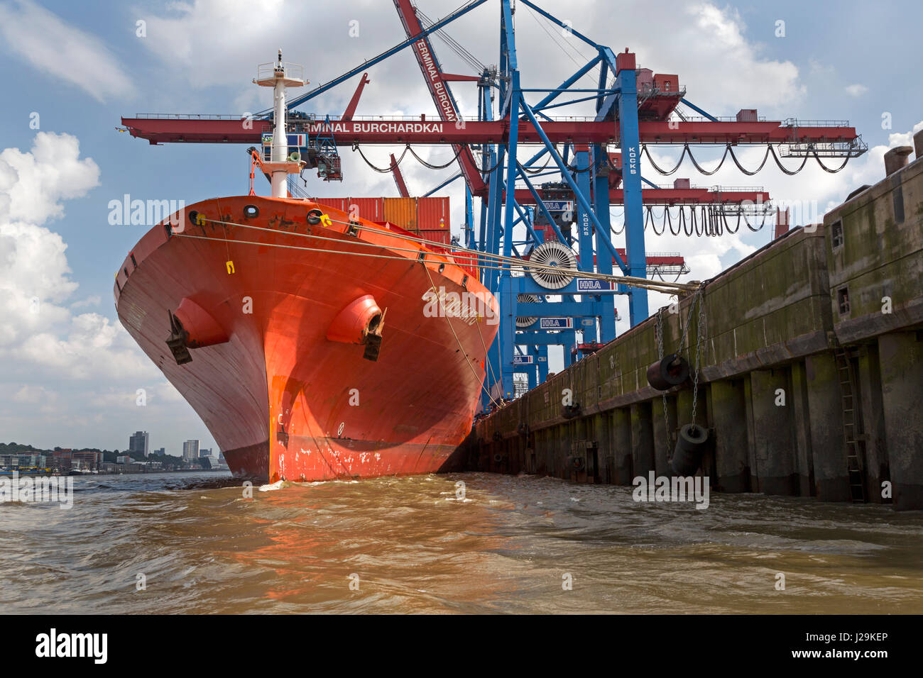 Container schiff am Containerterminal Burchardkai, Hafen Hamburg ...