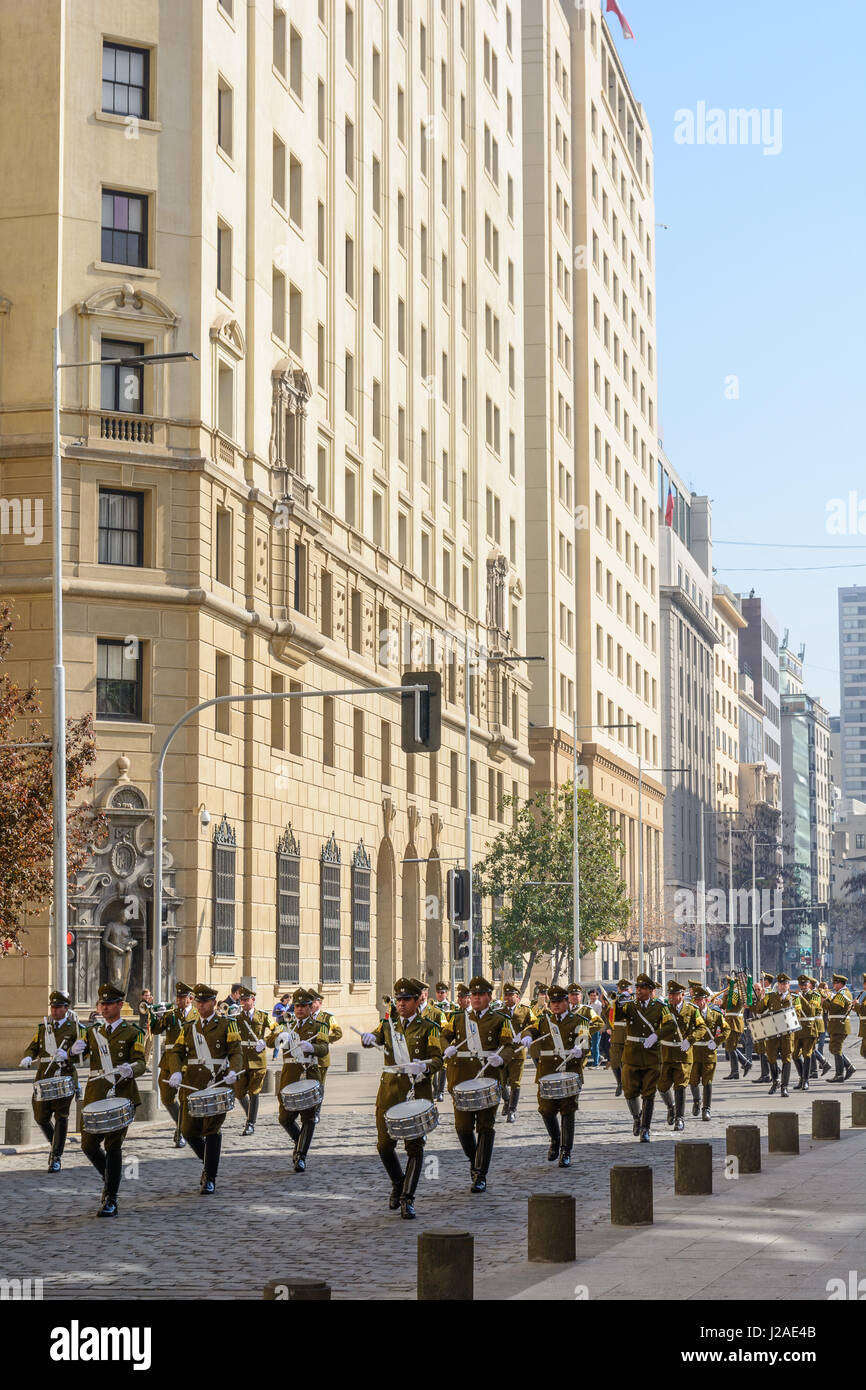 Chile santiago military parade -Fotos und -Bildmaterial in hoher ...