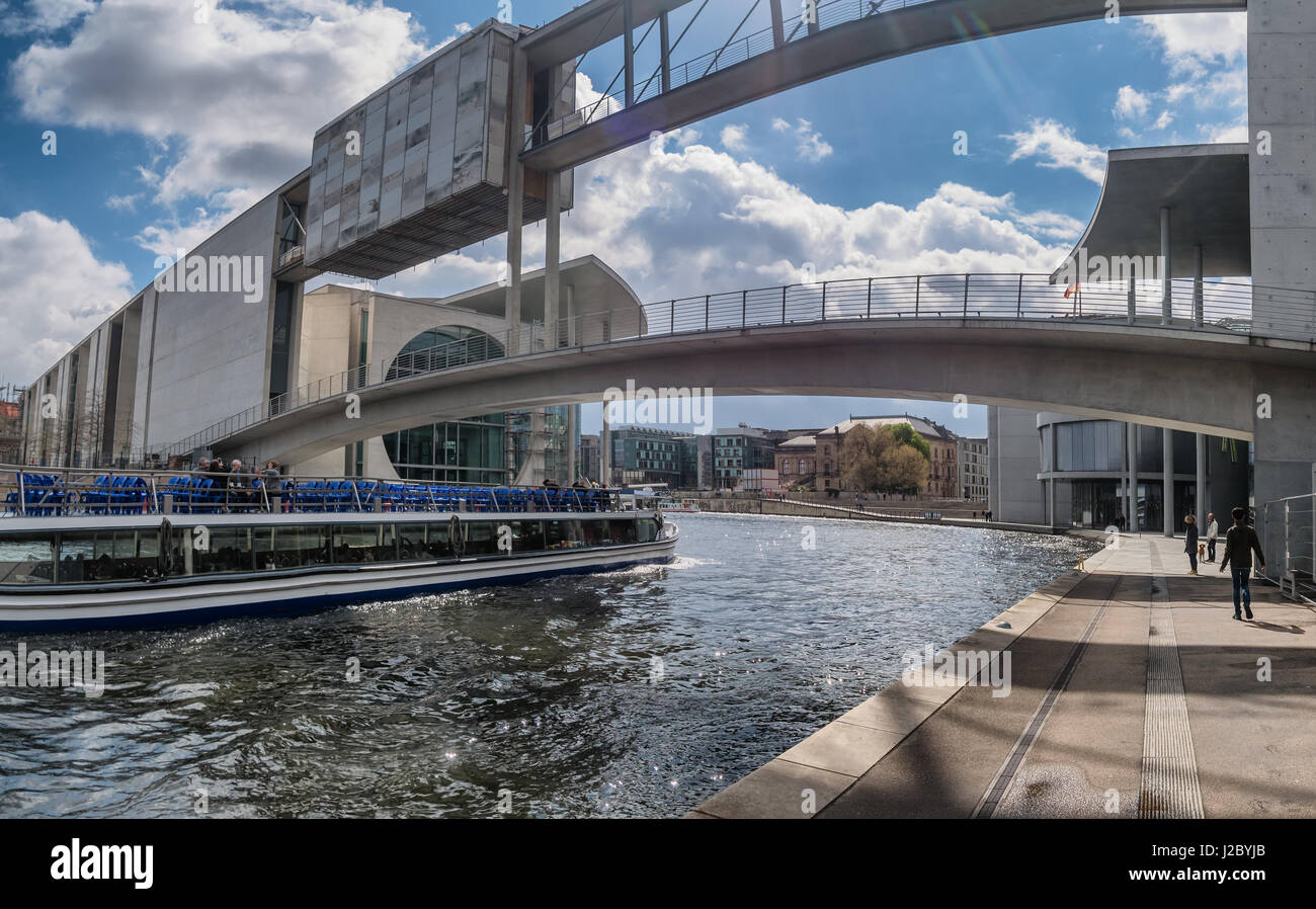 Bundeskanzleramt spree river -Fotos und -Bildmaterial in hoher ...