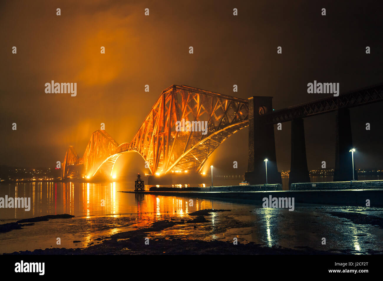 Bridge night scotland edinburgh -Fotos und -Bildmaterial in hoher ...