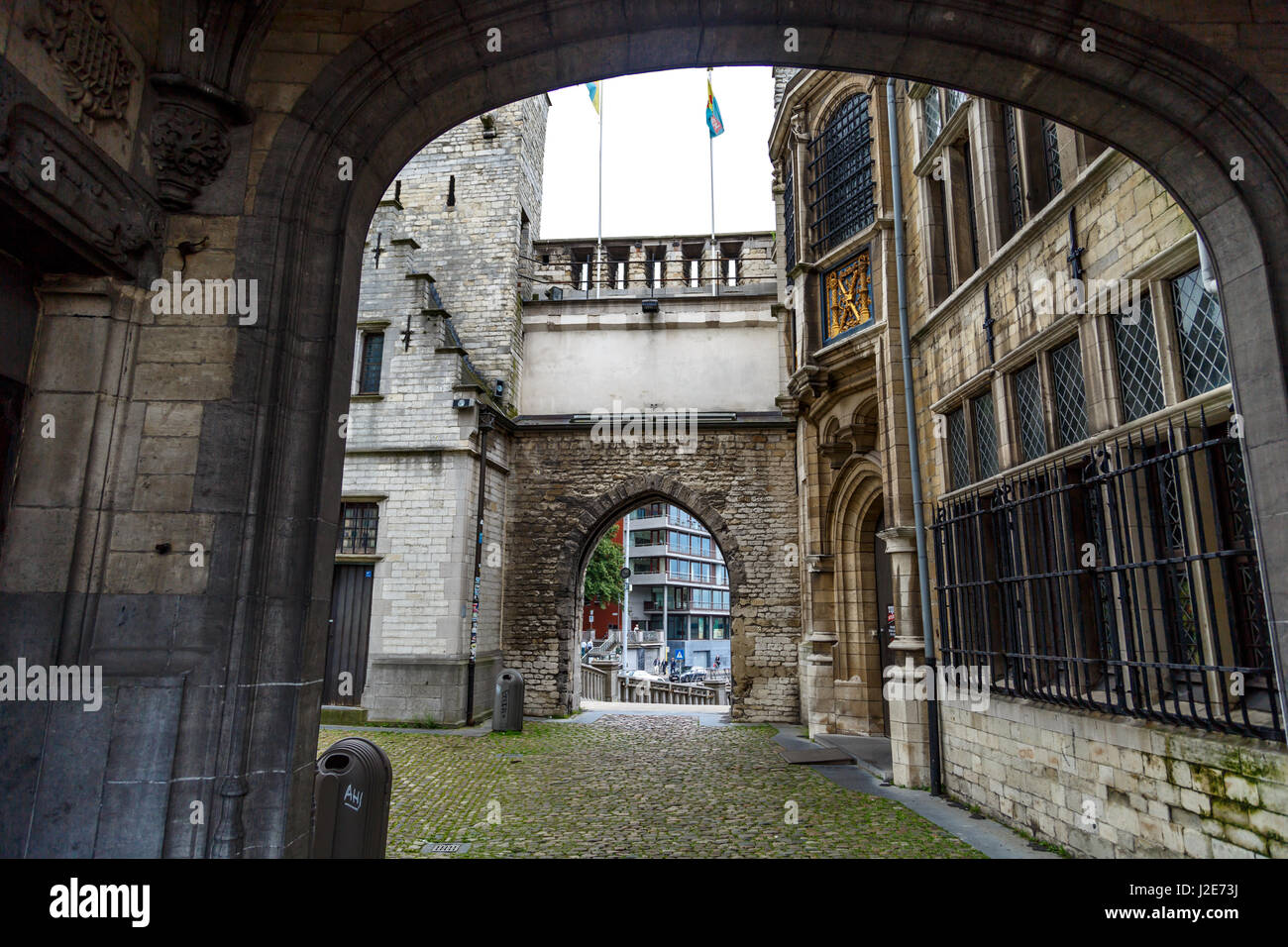 Antwerpen, Belgien - 5. Juli 2016: Steen Castle, The Stone Castle ist ein großes Gebäude in ...