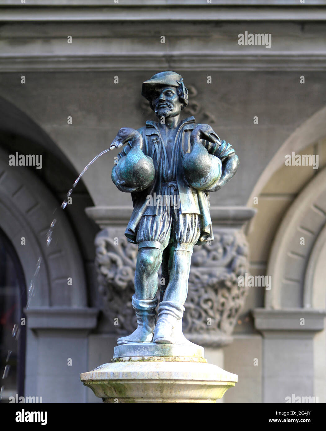Wasser-Brunnen-Statue in der Altstadt von Luzern Stockfotografie - Alamy