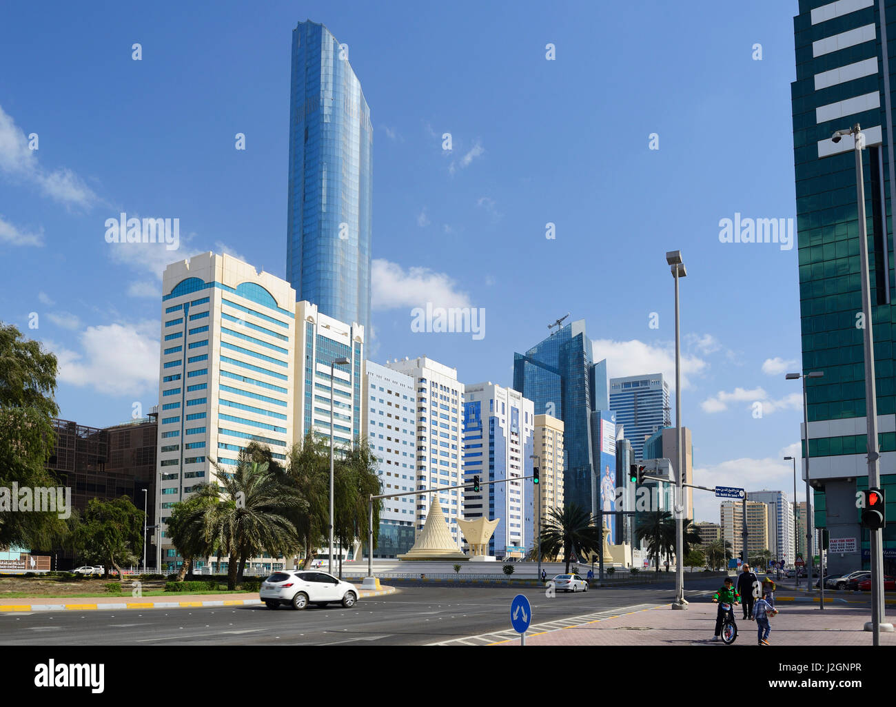 Sheikh rashid bin saeed straße -Fotos und -Bildmaterial in hoher ...