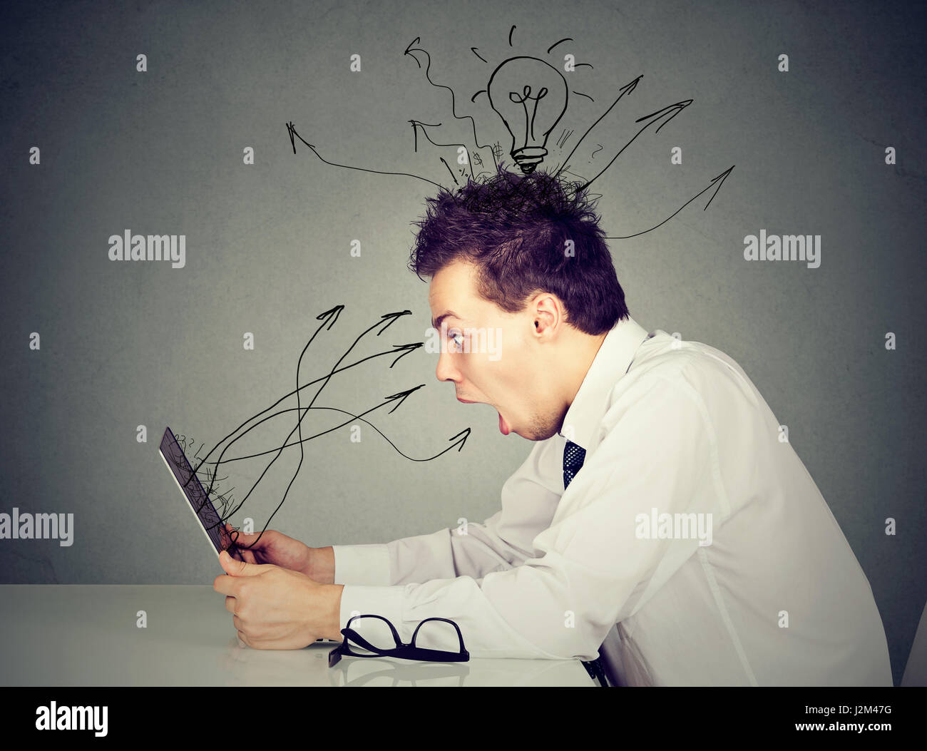 Mann profil geschockt -Fotos und -Bildmaterial in hoher Auflösung – Alamy