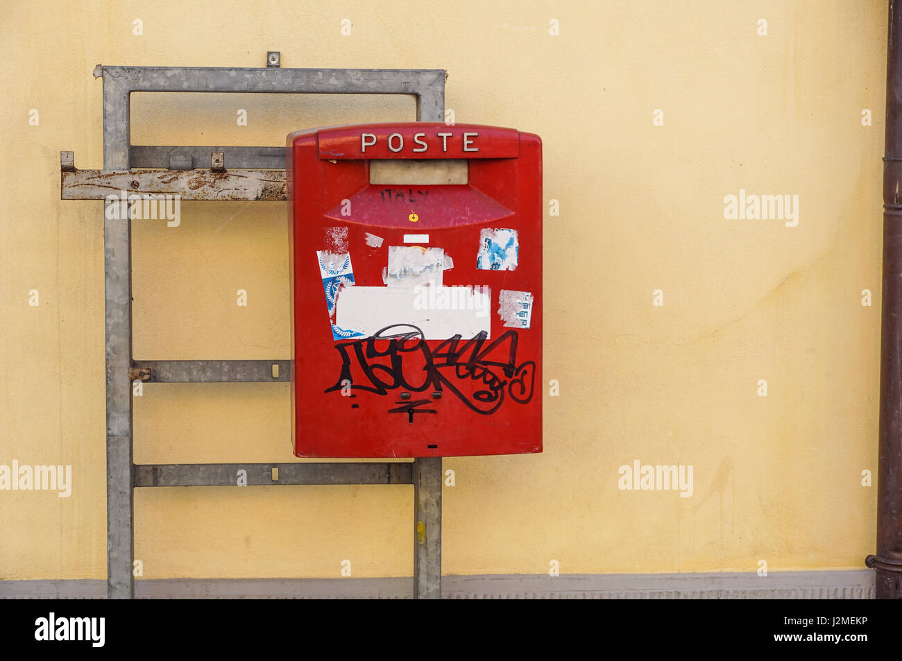Red post office letter boxes uk -Fotos und -Bildmaterial in hoher ...