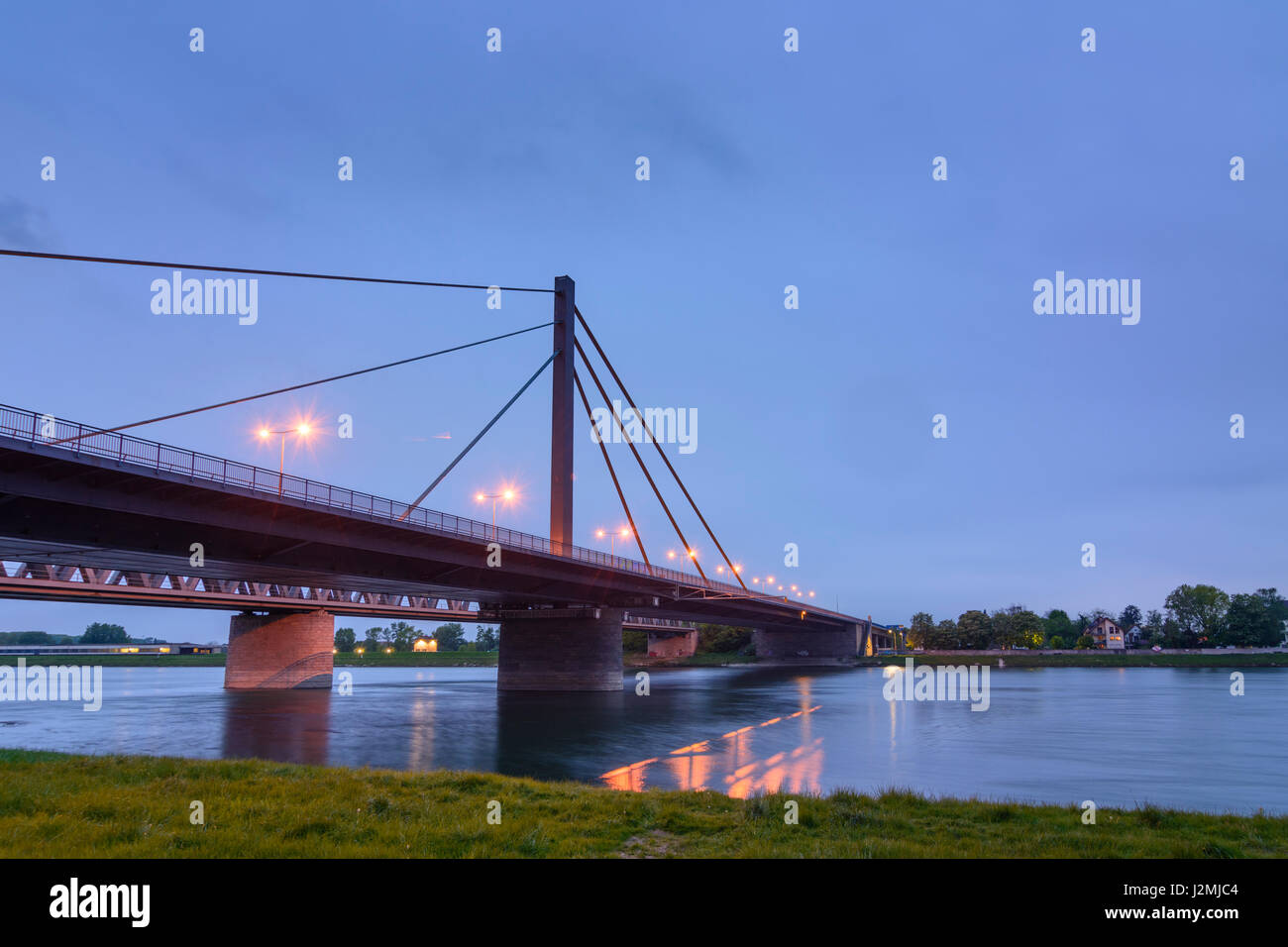 Rheinbrucke karlsruhe -Fotos und -Bildmaterial in hoher Auflösung – Alamy