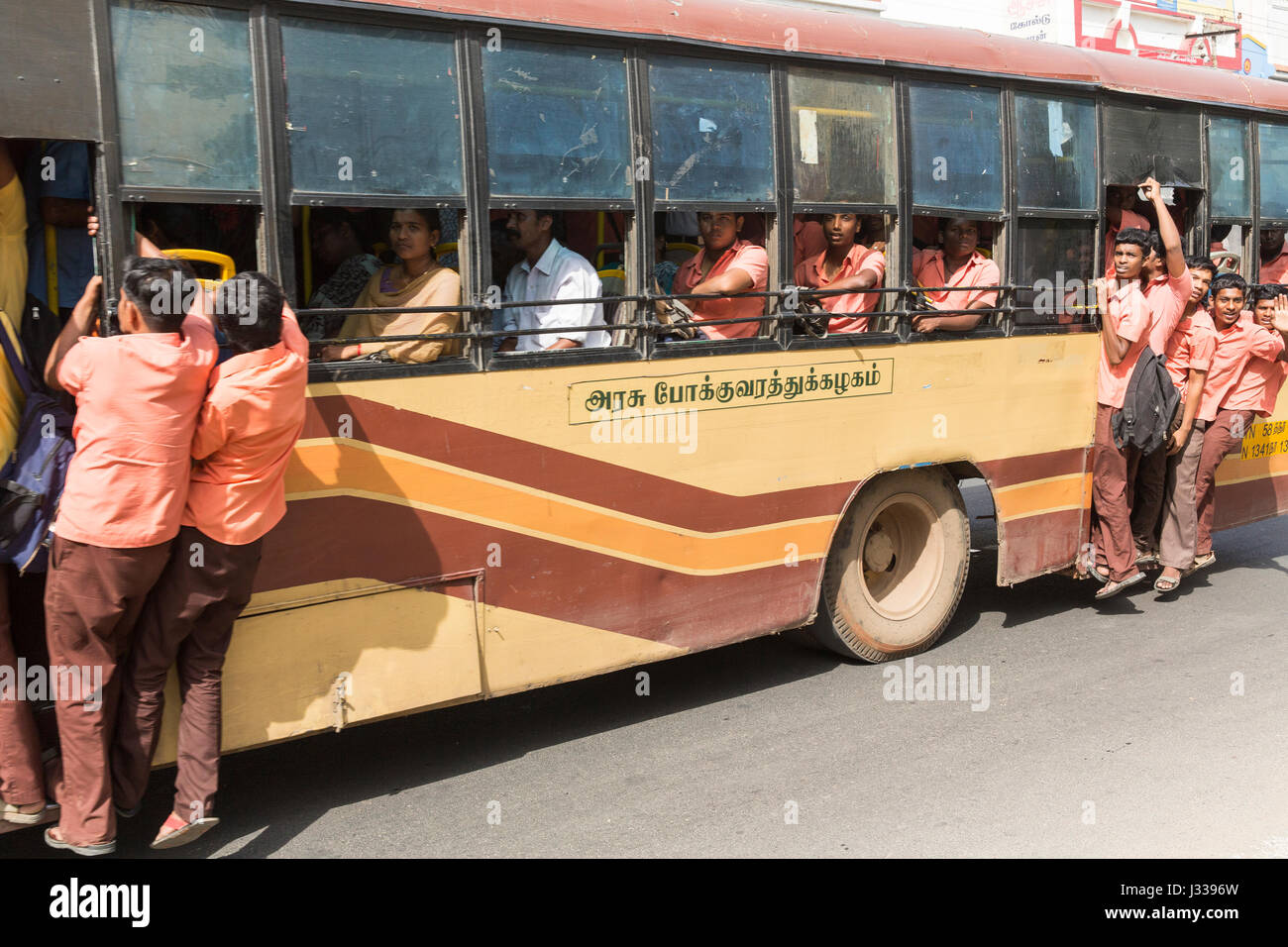 Indischer schulbus -Fotos und -Bildmaterial in hoher Auflösung – Alamy