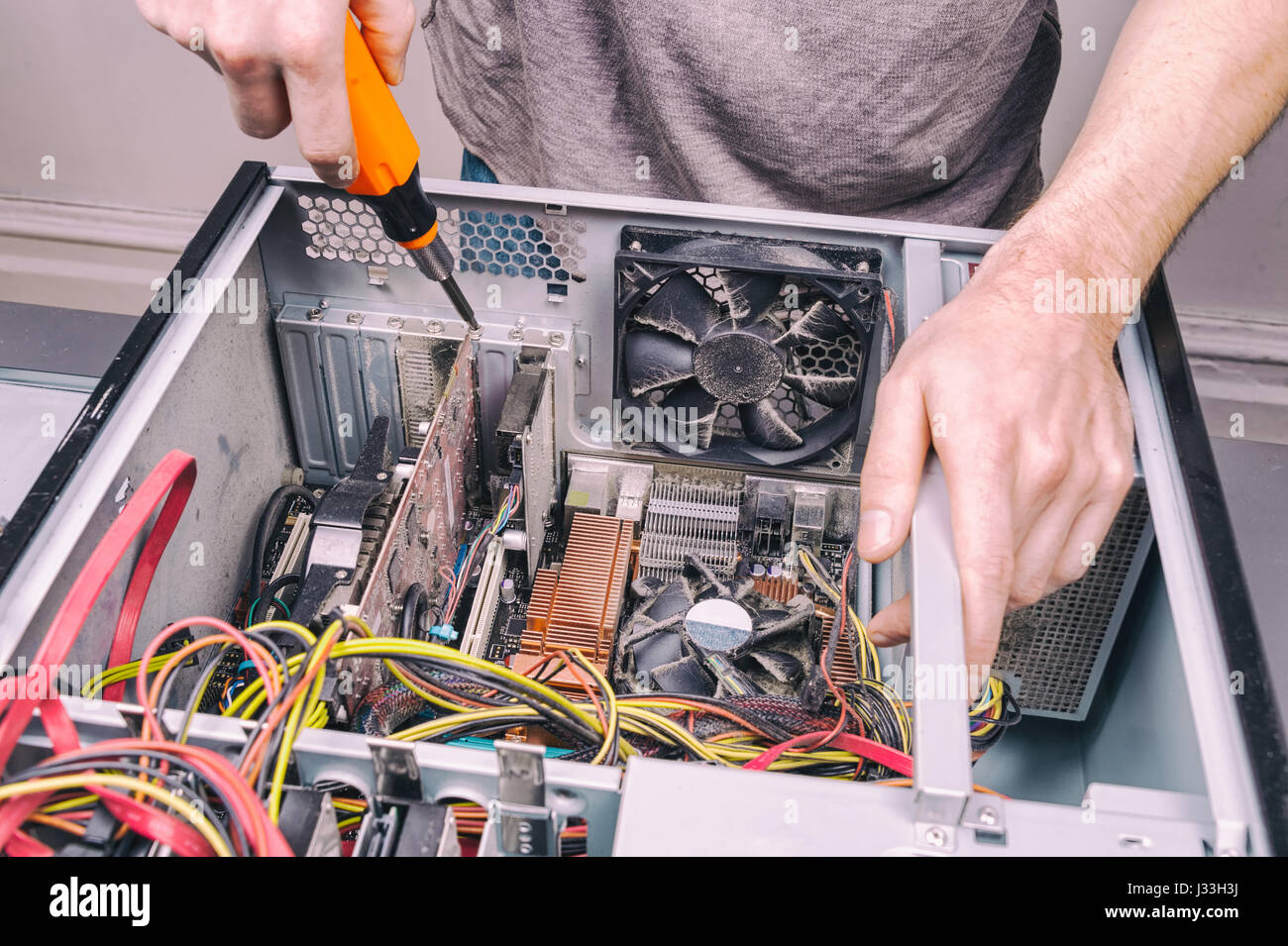 Selber machen computer reparieren -Fotos und -Bildmaterial in hoher ...