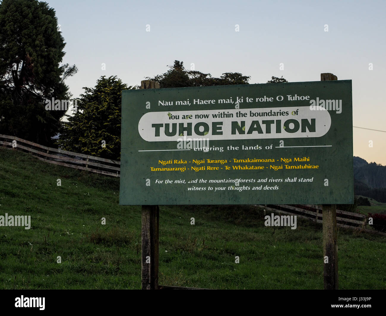 Tuhoe Nation Zeichen, Matahi Vallet Road, Whakatane Distict, Te Urewera ...