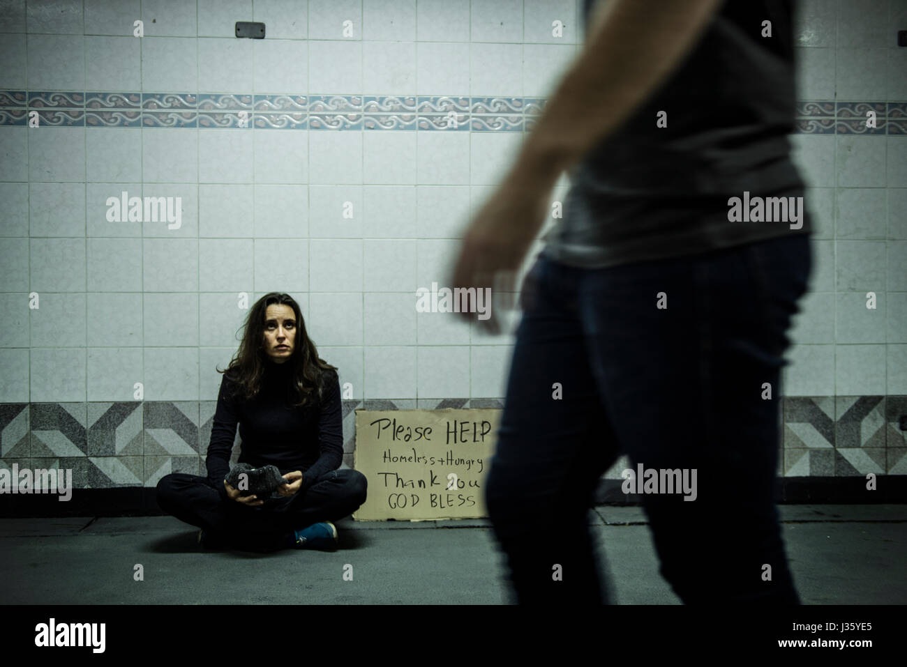 Bitte hilfe -Fotos und -Bildmaterial in hoher Auflösung – Alamy