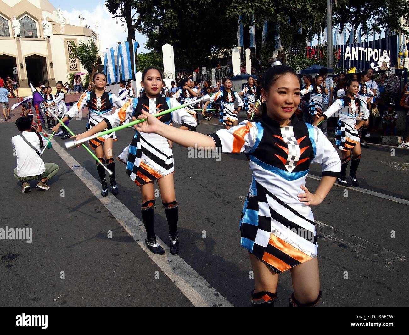 ANTIPOLO CITY, Philippinen - 1. Mai 2017: Parade Teilnehmer in ihren ...