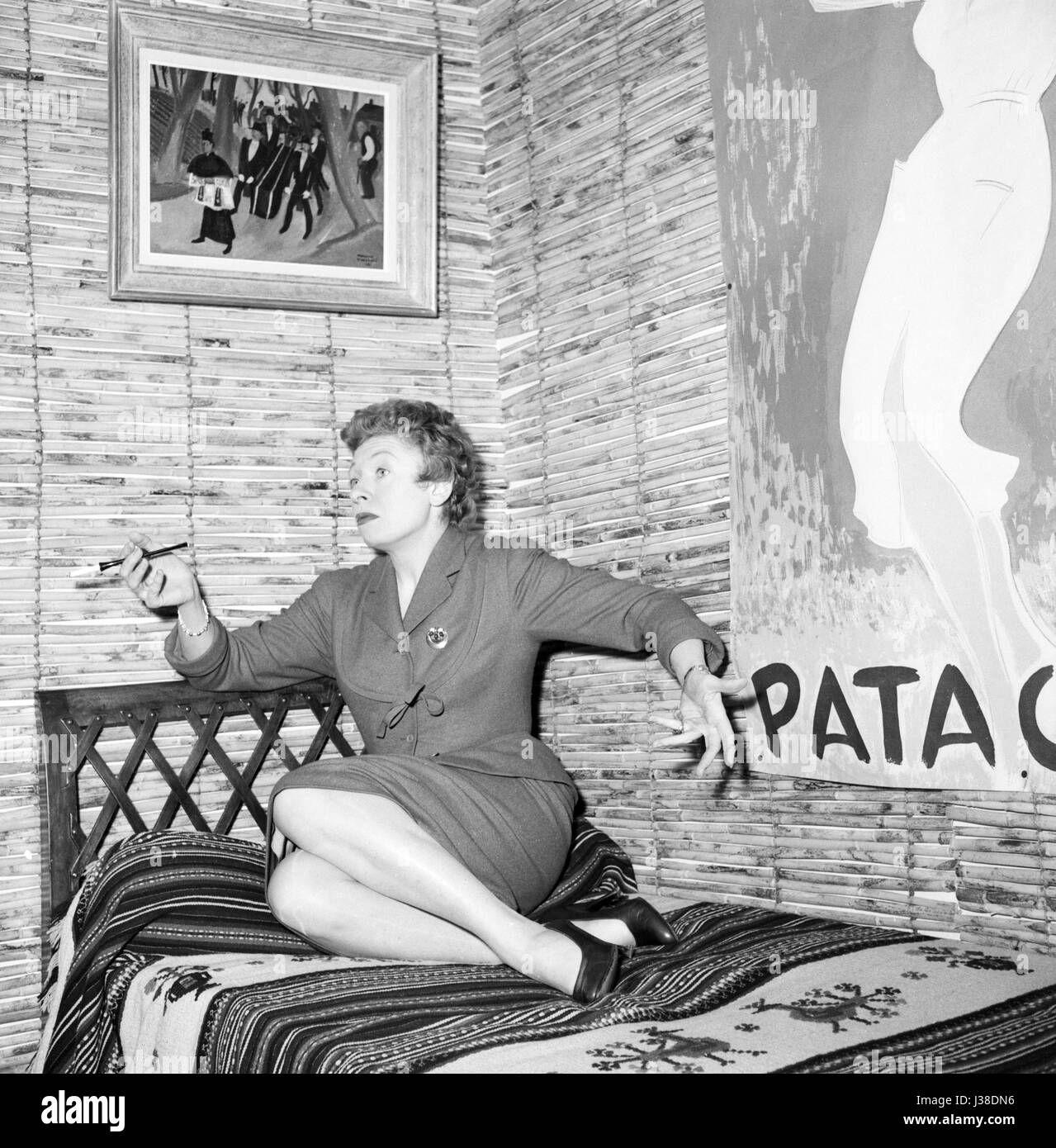 Henriette Ragon, bekannt als Patachou, französische Schauspielerin und ...