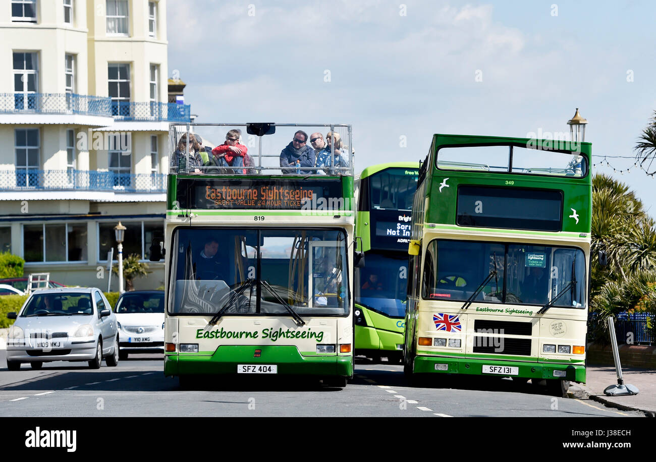 Eastbourne sightseeing bus -Fotos und -Bildmaterial in hoher Auflösung ...