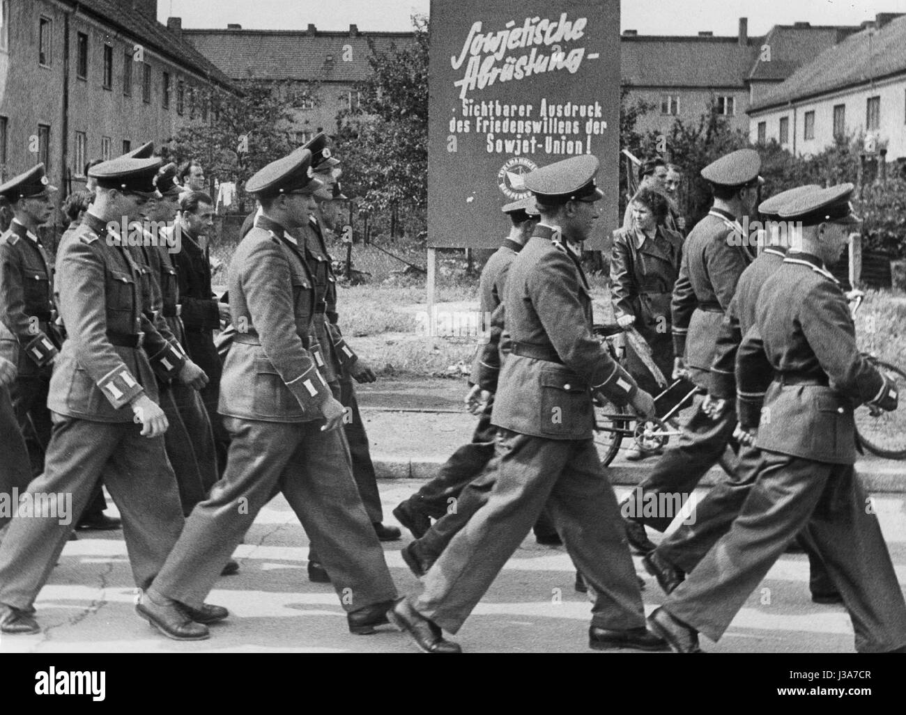 Nva Soldier Stockfotos & Nva Soldier Bilder - Alamy