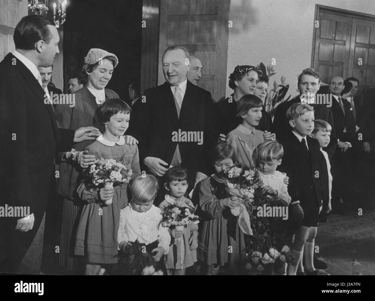 Konrad Adenauer mit seiner Familie, 1961 Stockfotografie - Alamy