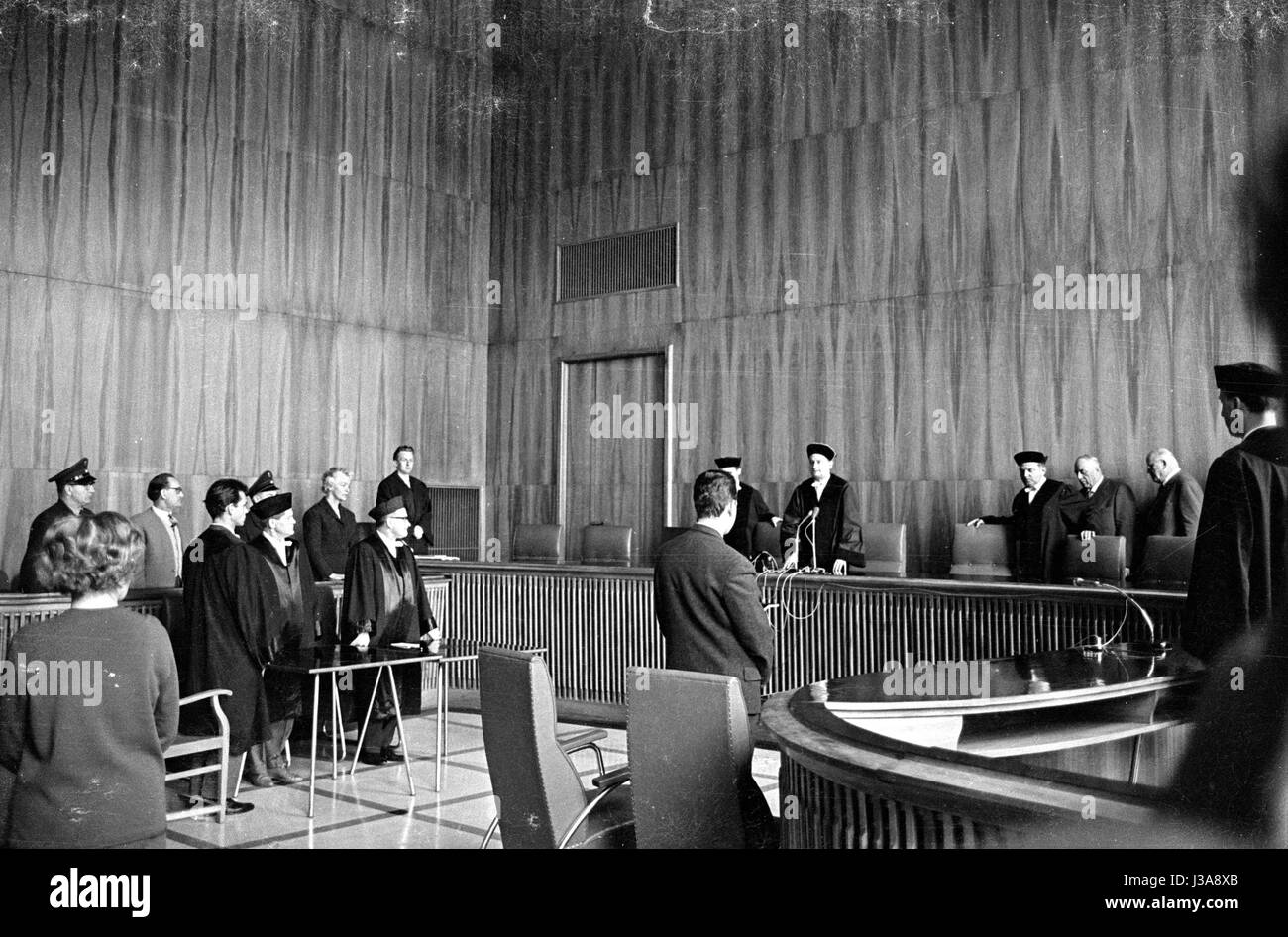 Verurteilung in den Bruehne-Ferbach-Prozess in München, 1962 ...