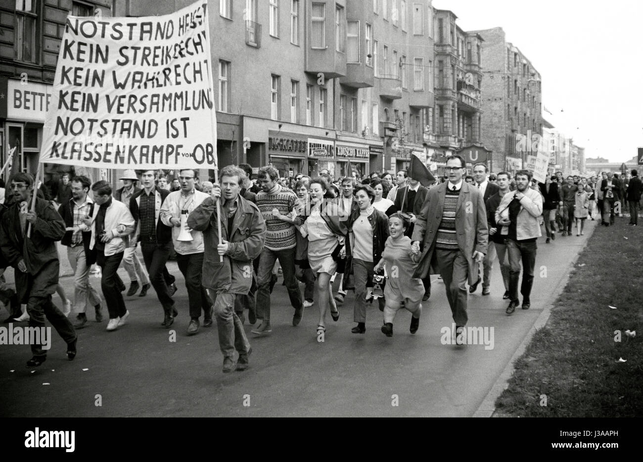 Proteste gegen die geplante Emergency Act in Berlin, 1968 ...
