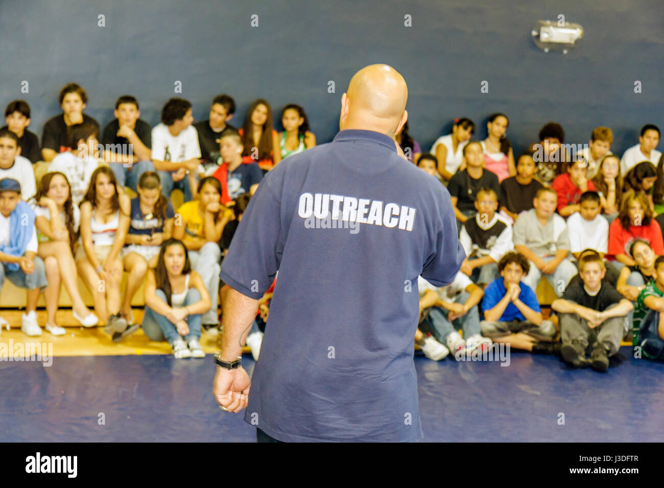 Hispanic gang member on miami -Fotos und -Bildmaterial in hoher ...