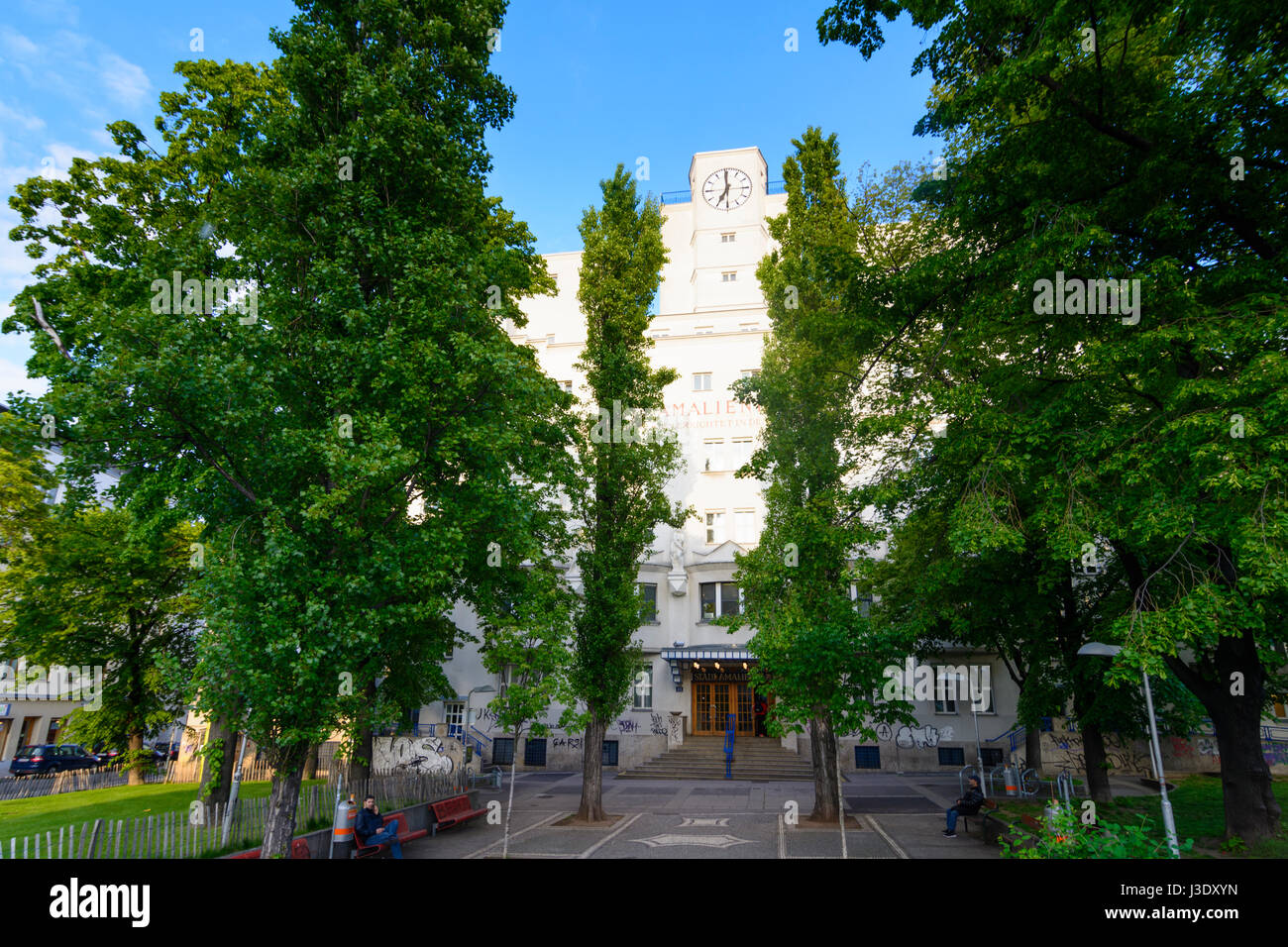 Reumannplatz, Hallenbad Amalienbad, Wien, Wien, 10. Platz. Favoriten ...