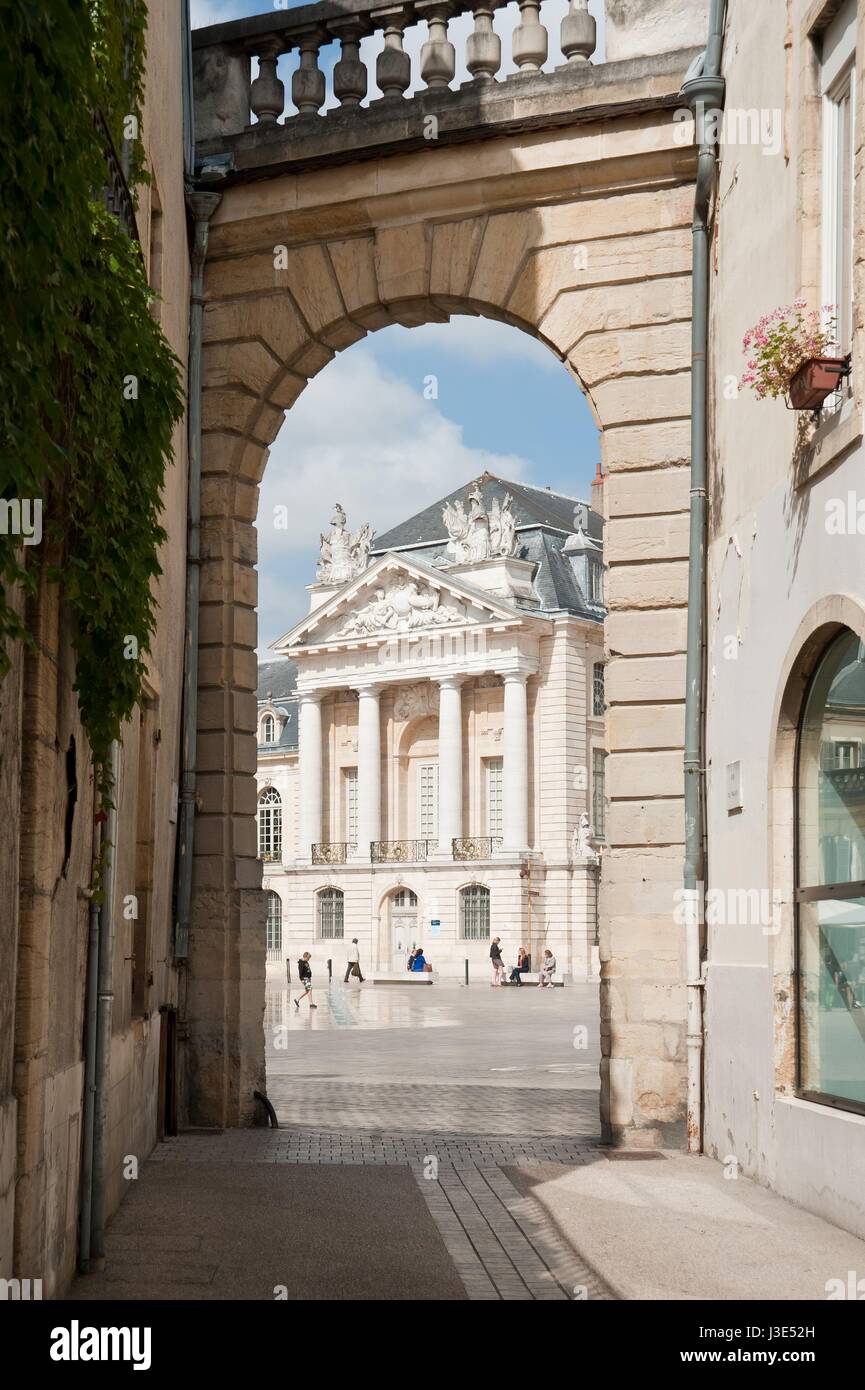Dijon, Altstadt, Place De La Liberation Stockfotografie - Alamy