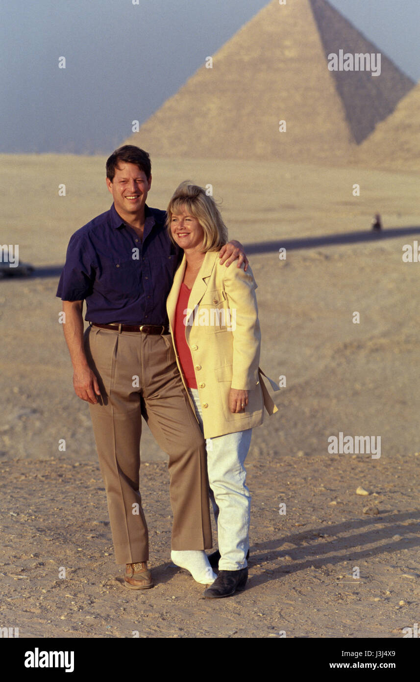 Al gore besucht pyramiden -Fotos und -Bildmaterial in hoher Auflösung ...