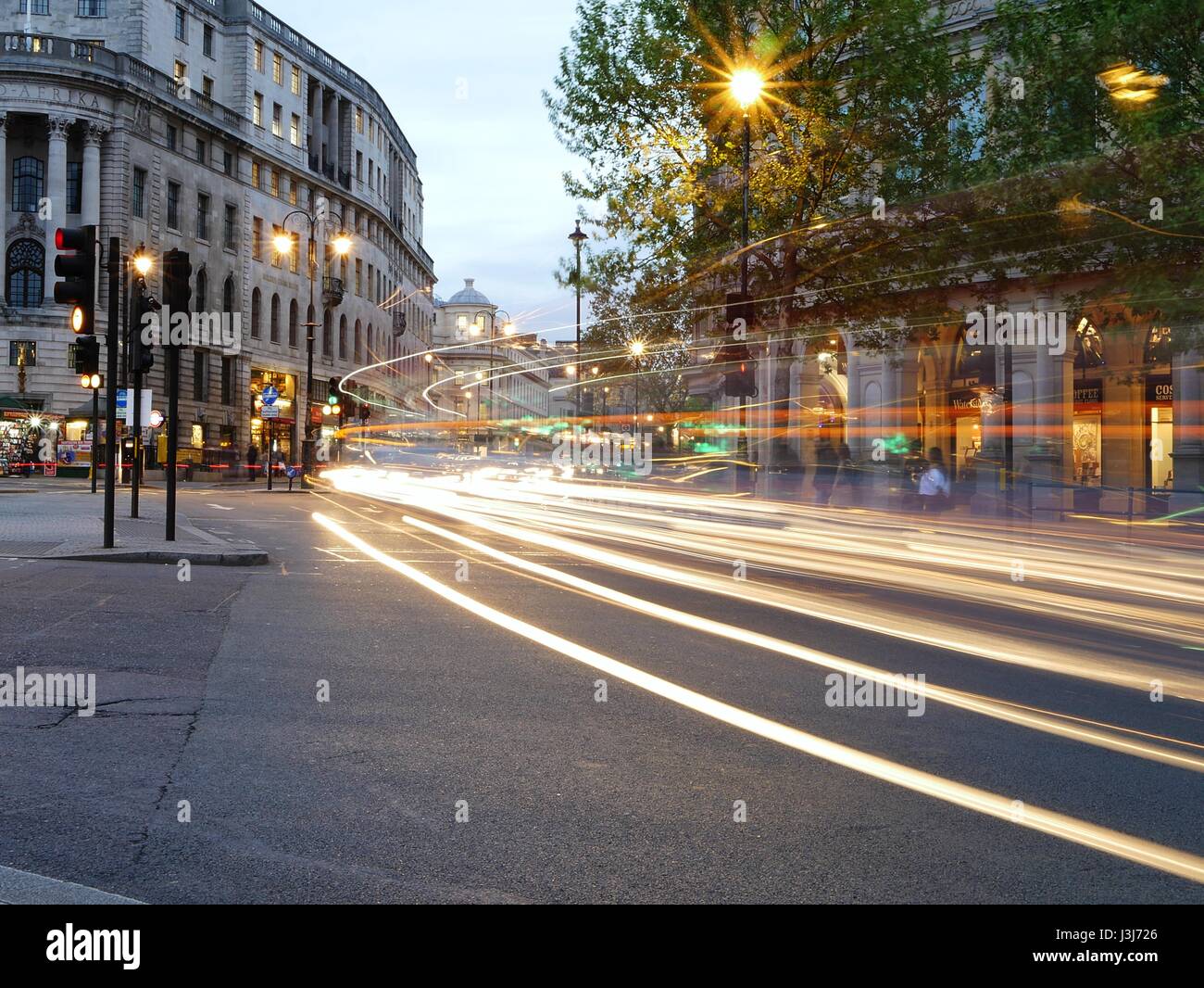Bus ampel -Fotos und -Bildmaterial in hoher Auflösung – Alamy