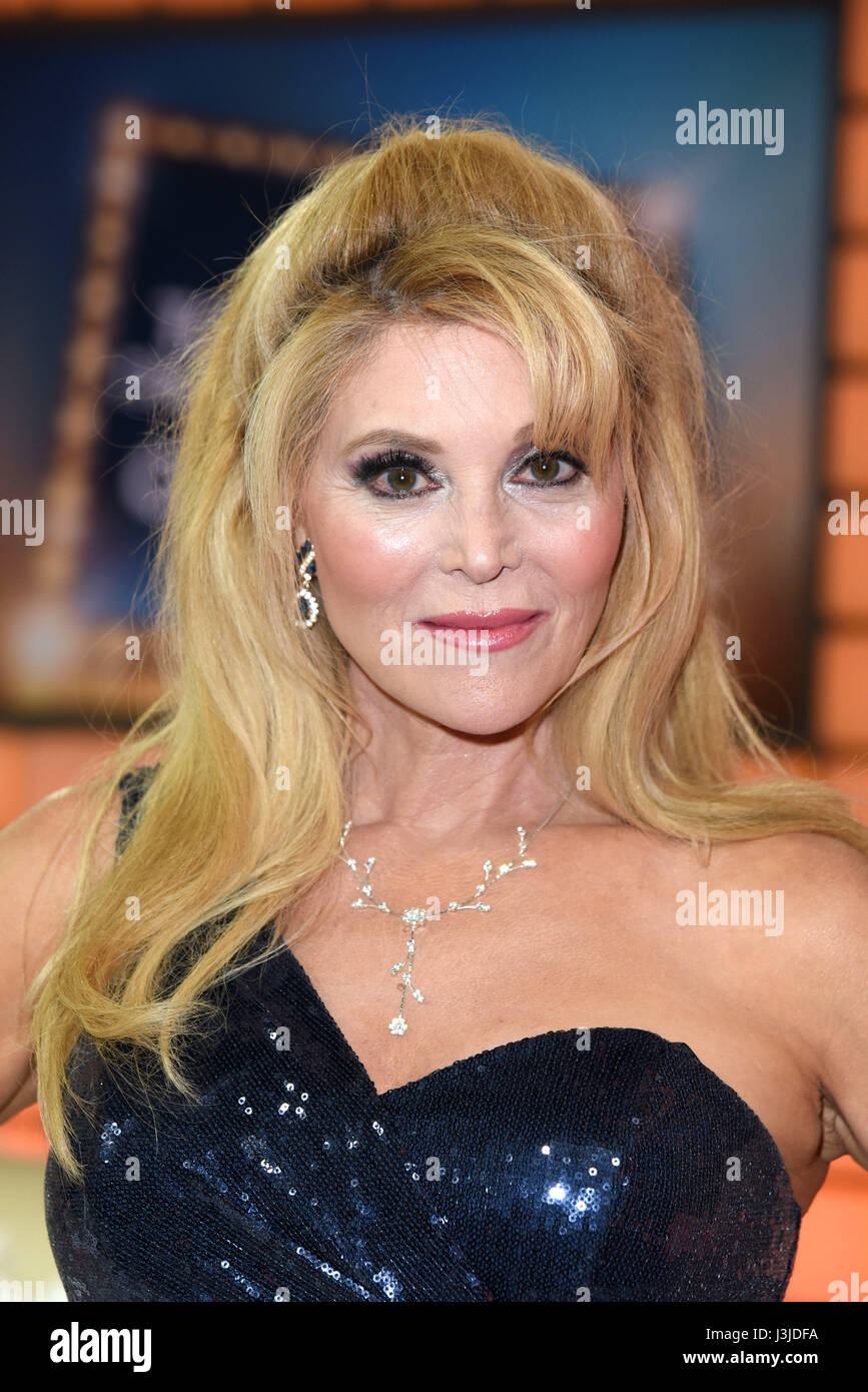 Audrey landers show -Fotos und -Bildmaterial in hoher Auflösung – Alamy