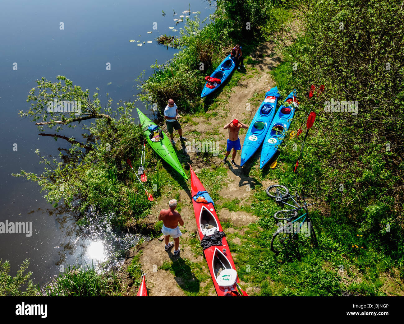 Polen, Woiwodschaft Ermland-Masuren, Elbing, Kajaks am Druzno-See ...