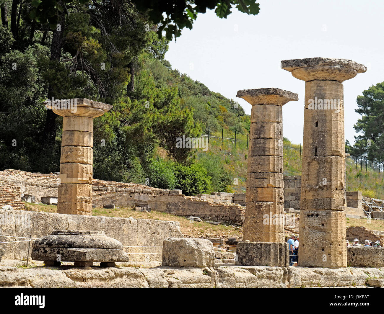 Die Ruinen der Tempel der Hera in Olympia, Griechenland Stockfotografie ...