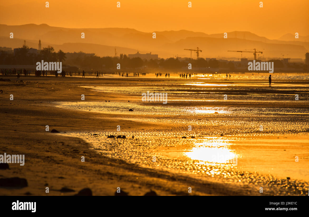 Shatti beach -Fotos und -Bildmaterial in hoher Auflösung – Alamy