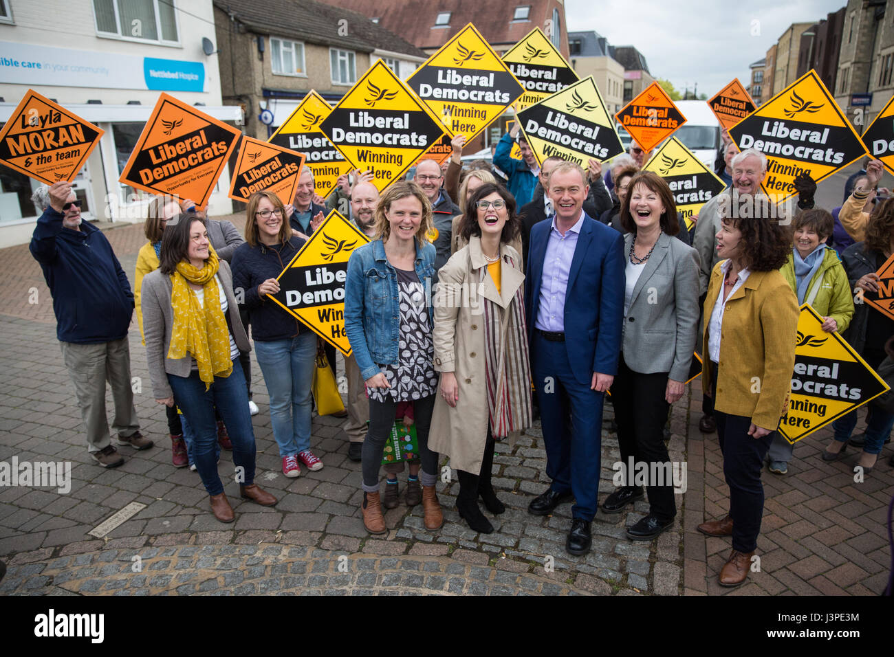 Kidlington, UK. 3. Mai 2017. Liberal Democrats Tim Farron verbindet ...