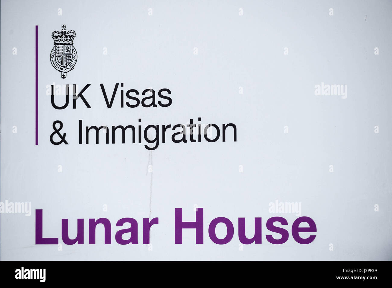 Home-Office UK Visa & Ausländerbehörde Lunar House in Croydon, London ...